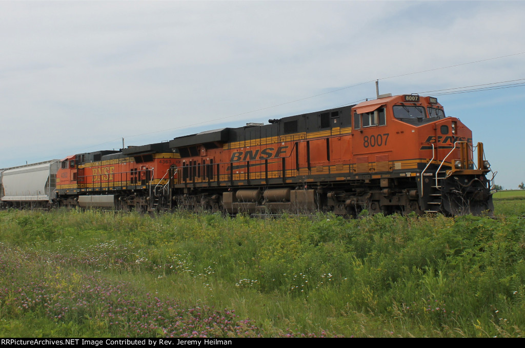 BNSF 8007 & 4363 (1)